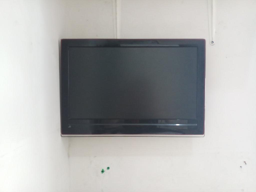 TCL Flat Screen TV 19 Inch (Pre-loved) Computer PC Monitor, Audio ...