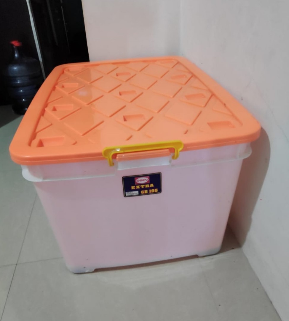 Container box CB 195, Kitchen & Appliances di Carousell