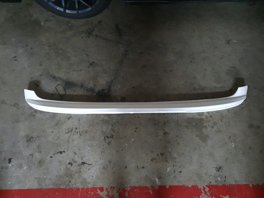 Mid spoiler hiace, Car Accessories, Accessories on Carousell
