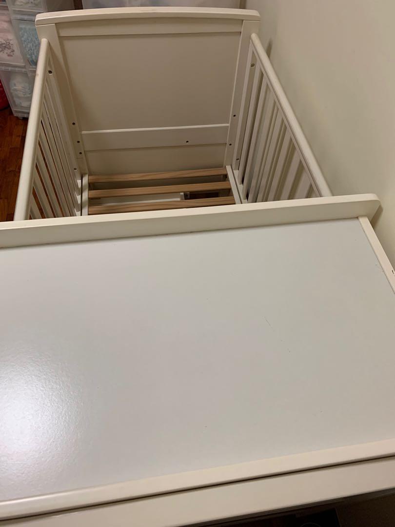 Nostalgia Baby Cot (White) with free diaper changing board, Babies ...