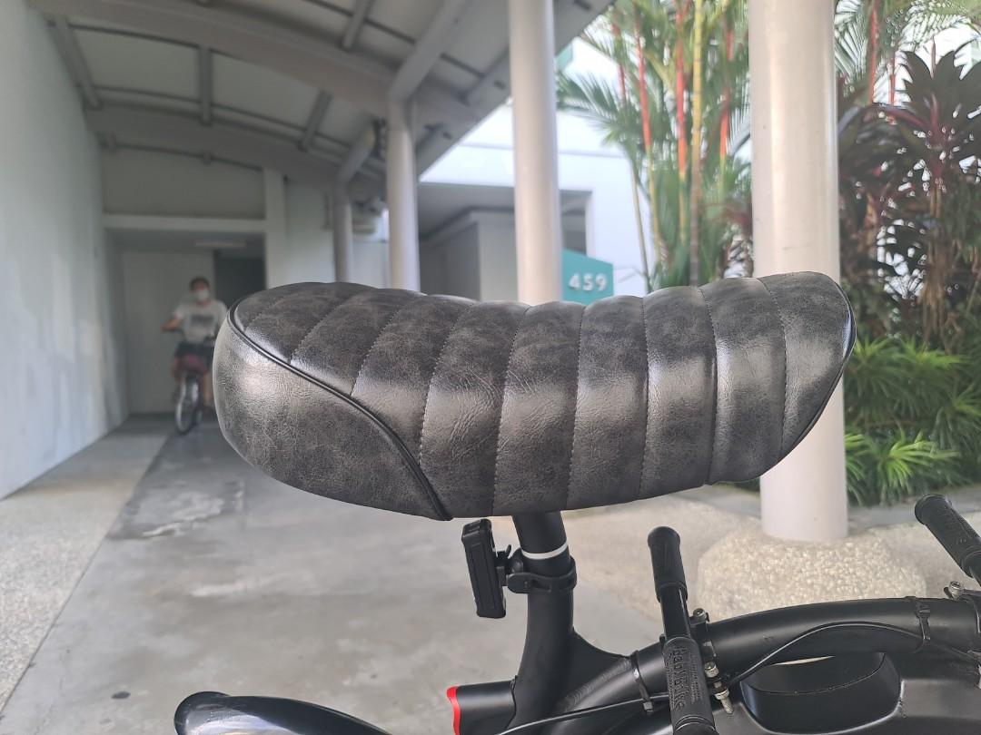 Vintage Hump Seat, Sports Equipment, Bicycles & Parts, Parts & Accessories on Carousell