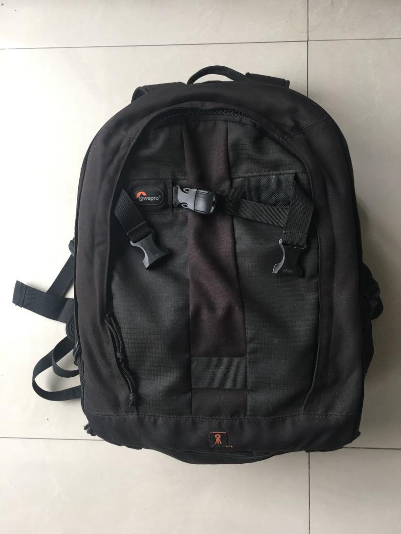 Tas Lowerpro Runner 300 AW, Fotografi di Carousell