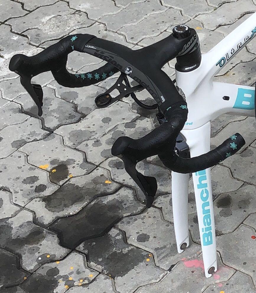 Vision metron 5D handlebar, Sports Equipment, Bicycles & Parts, Parts ...