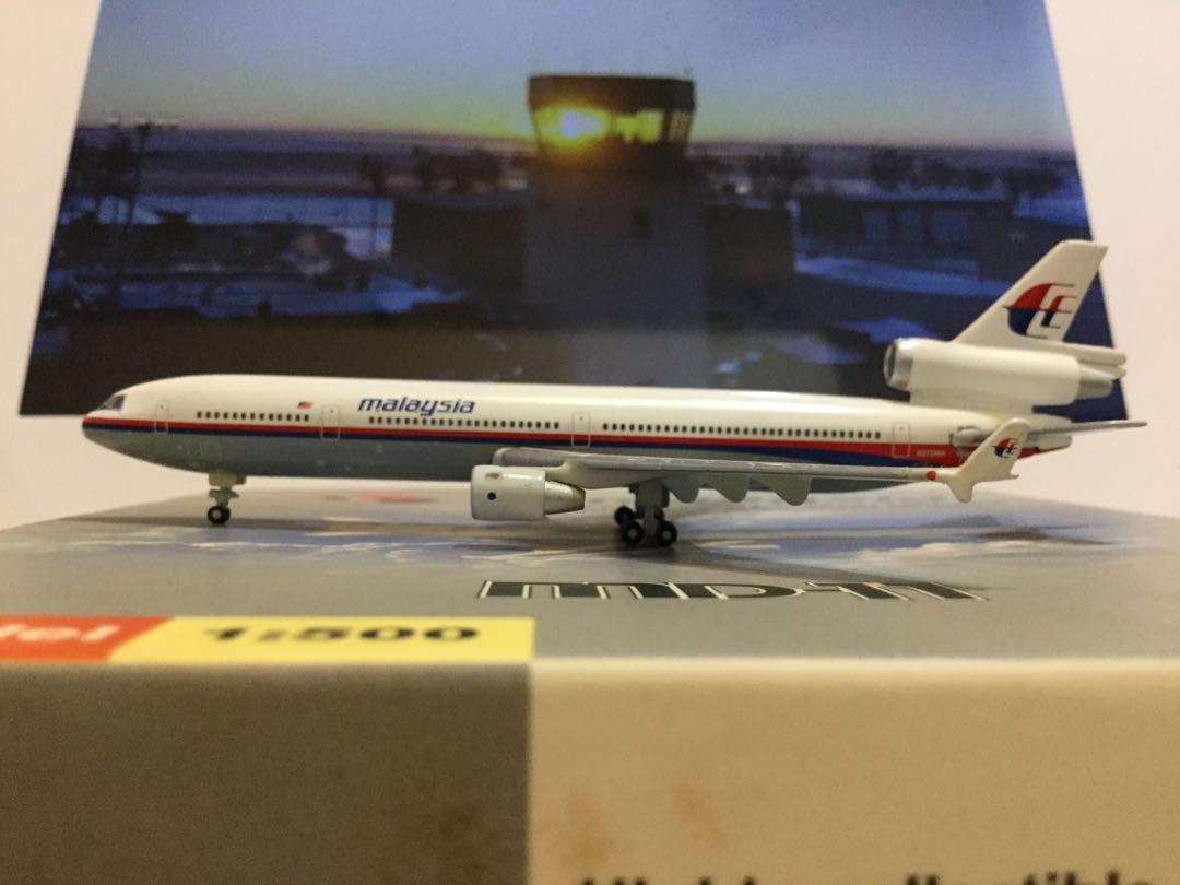 Diecast Aircraft Model md-11 Malaysia airlines, Hobbies & Toys ...