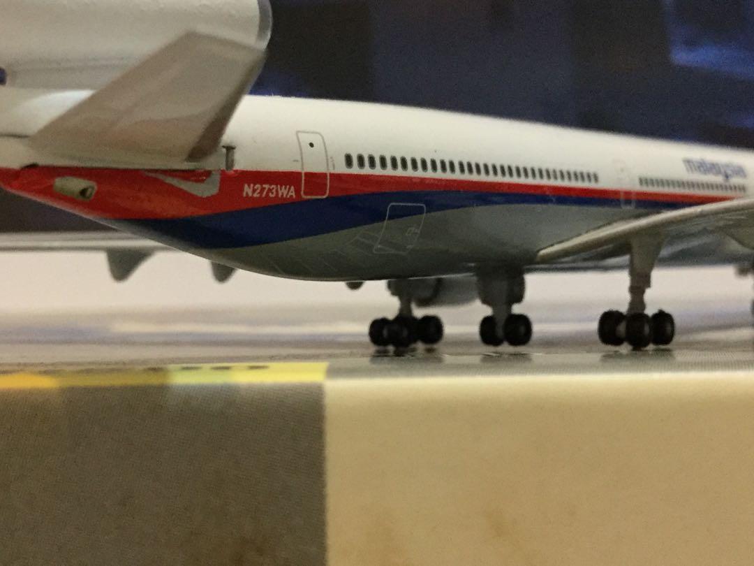 Diecast Aircraft Model md-11 Malaysia airlines, Hobbies & Toys ...