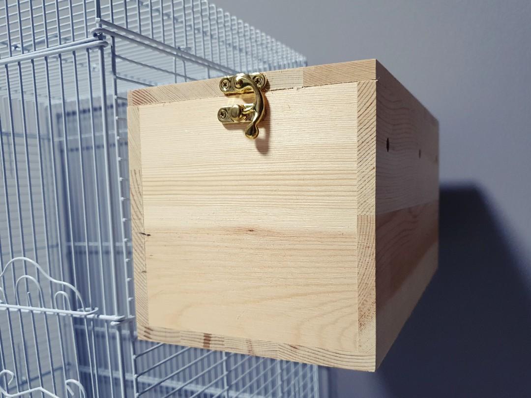 Large Breeding / Nest Box, Pet Supplies, Homes & Other Pet Accessories ...