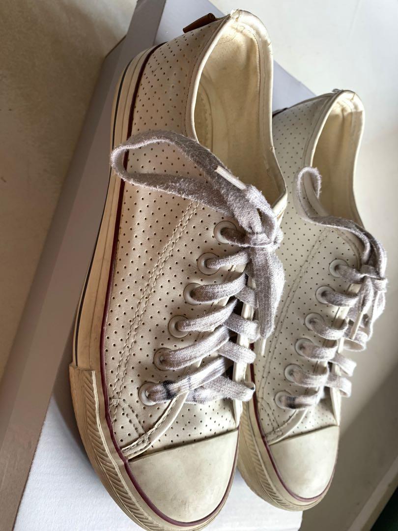 Springfield Shoes, Women's Fashion, Footwear, Sneakers on Carousell