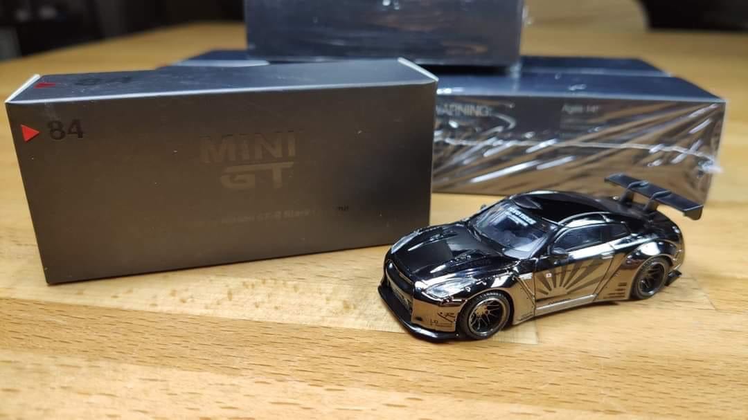 徵 Mini GT 1/64 No.84 LB Works Nissan GTR Black Chrome TSM Model, 興趣及遊戲, 玩具 & 遊戲類 - Carousell