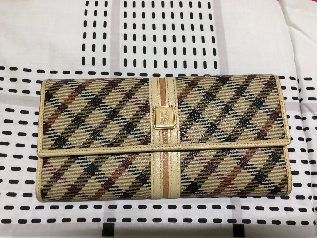 Daks long wallet, Women's Fashion, Bags & Wallets, Wallets & Card ...