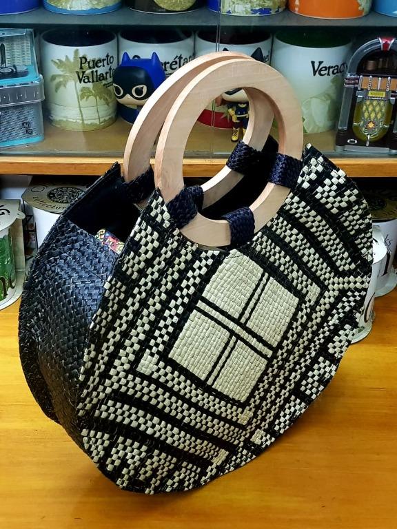 Handwoven BANIG Bag - Round with Geometric Patterns, Women's Fashion ...