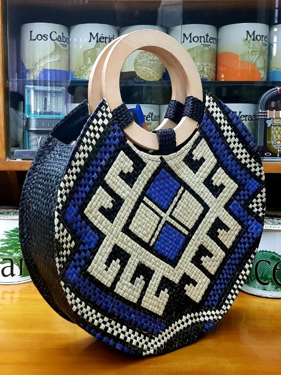 Handwoven BANIG Bag Round Blue & White Geometric Patterns, Women's ...