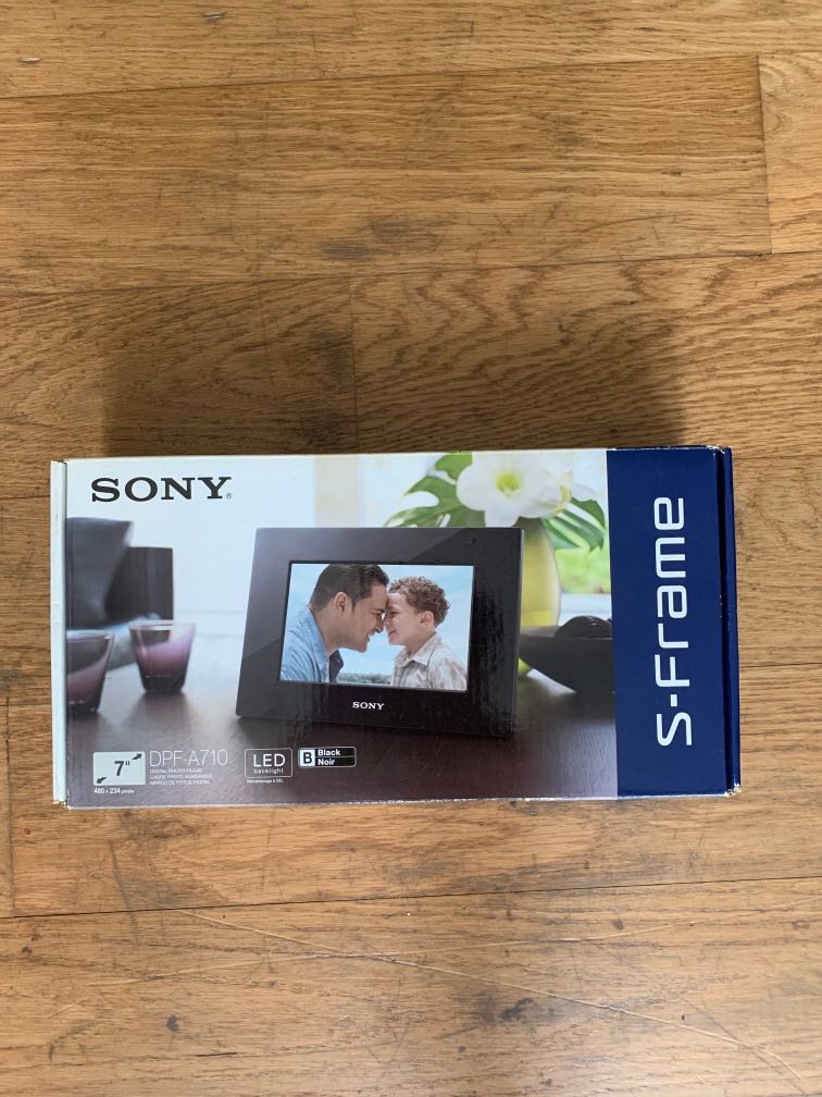 Sony Digital Photo Frame DPF-A710, Furniture & Home Living, Home Decor ...