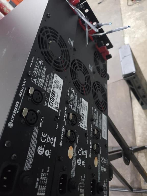 Crown XLS 202 amplifier $1900, 音響器材, 可攜式音響設備 - Carousell