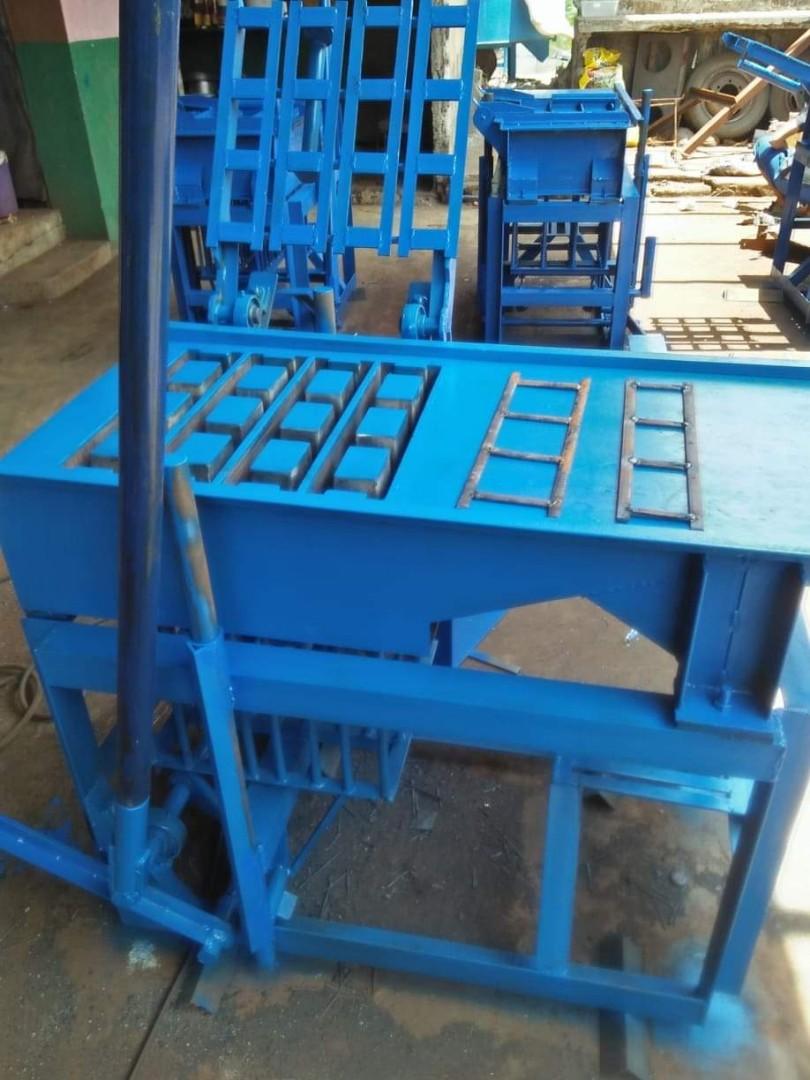 Hollow Block Machine (CHB), Commercial & Industrial, Construction Tools ...