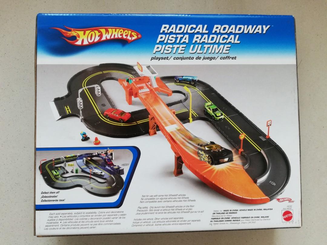 HOT WHEELS playset : Radical Roadway, Hobbies & Toys, Toys & Games on ...