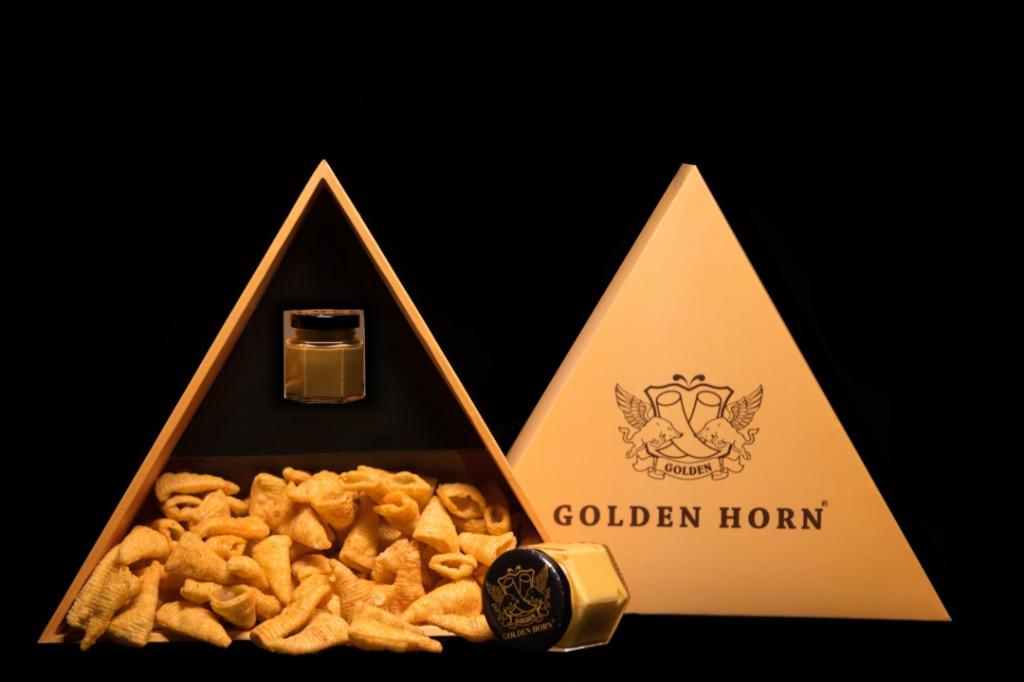 (PREORDER) GOLDEN HORN WITH CHEESE, Food & Drinks, Packaged Snacks on ...