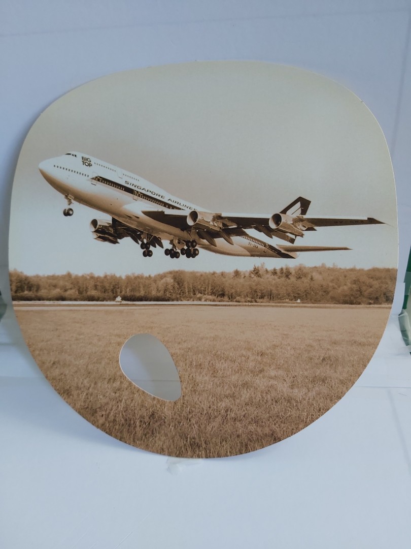 SIA Commemorative Fan ( mark the retirement of Boeing 747 fleet ...