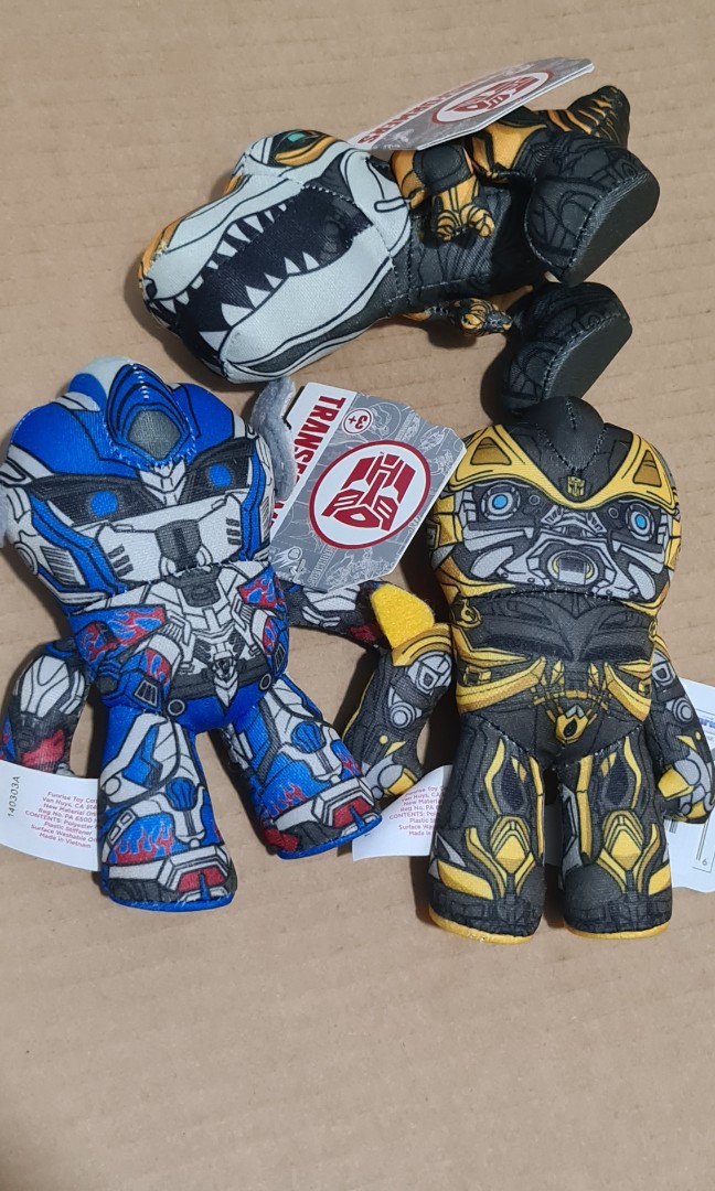 USS Universal Studios Singapore Transformers Optimus Prime Bumblebee ...