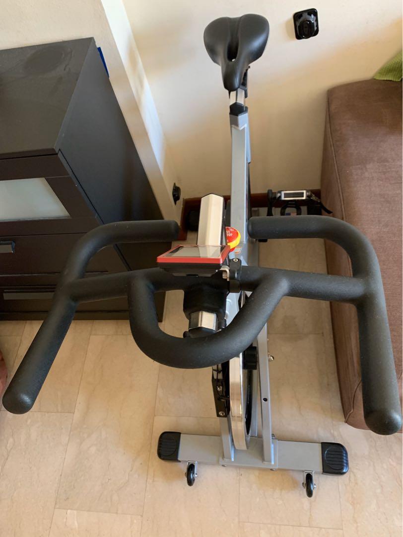 Vortex V1200 Commercial Gym Bike, Sports Equipment, Exercise & Fitness ...