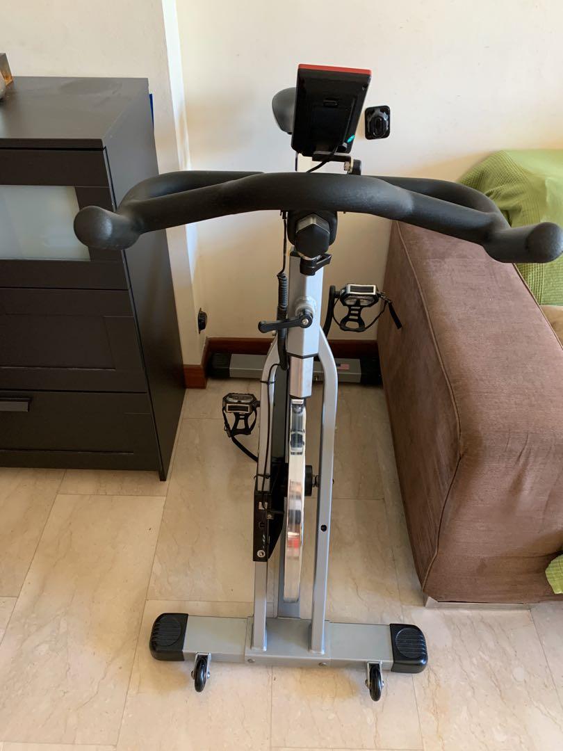 Vortex V1200 Commercial Gym Bike, Sports Equipment, Exercise & Fitness ...