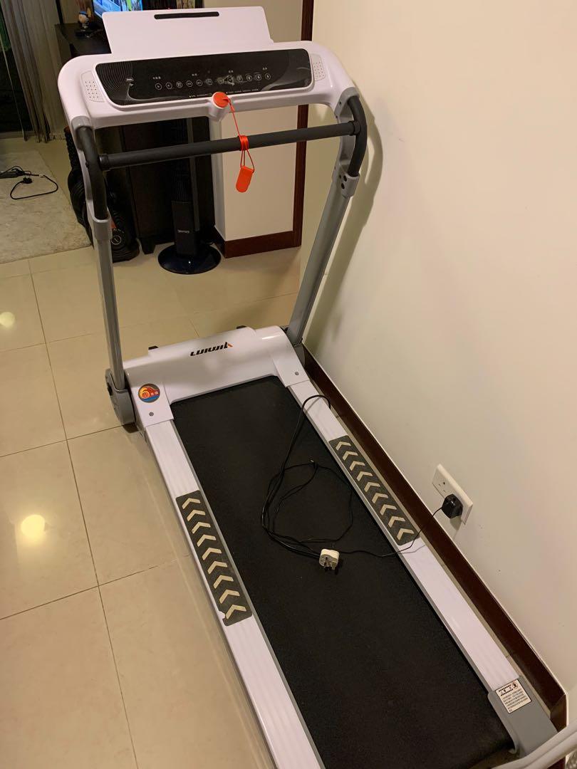 電動跑步機 Fitness Trackmill, 運動產品, 運動與健身, 運動與健身 - 有氧健身器材 - Carousell