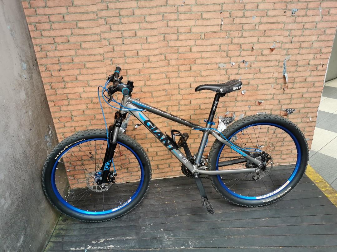 Excellent Condition Unique Giant Rincon Disc Hardtail Mountain Bike With Hope Pro 2 Tubeless ...