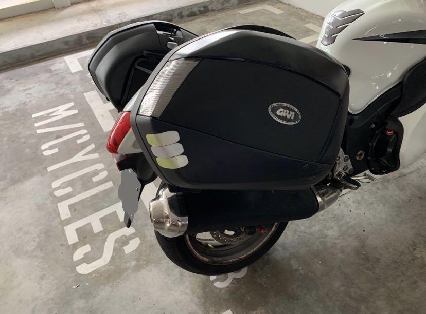 [REDUCED PRICE] Givi V35 Side Panniers / Side Box / Side Case ...