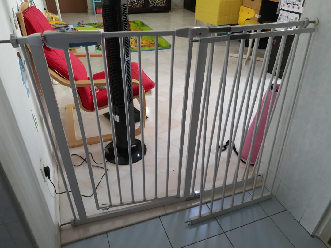 Safety Gate with extend gate 56cm, Everything Else on Carousell