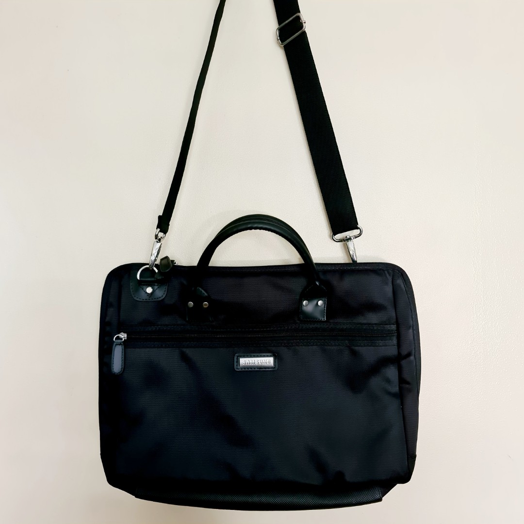 Samsung Laptop Bag, Women's Fashion, Bags & Wallets, Tote Bags on Carousell