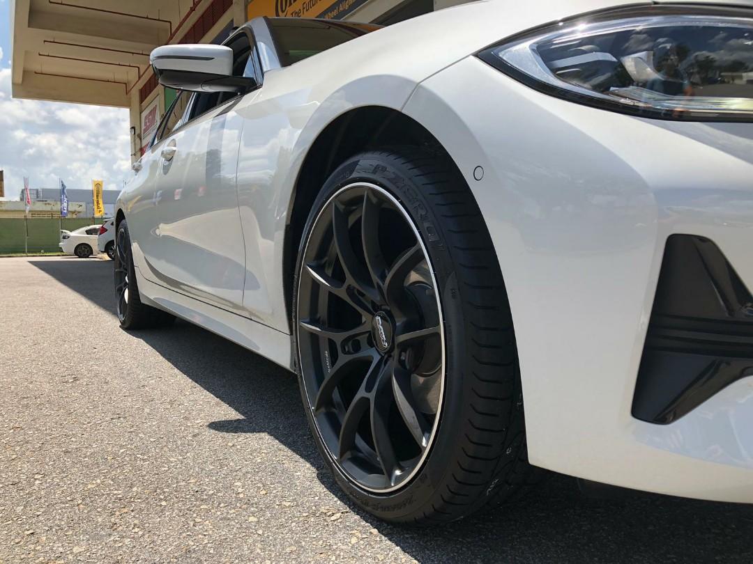 Selling near new condition Ray G025 with 19" staggered set up, Car ...