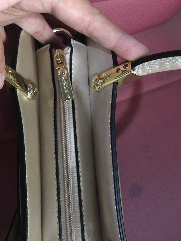 Howru, Women's Fashion, Bags & Wallets, Beach Bags on Carousell