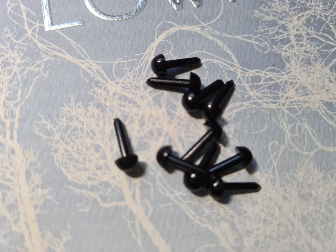 5mm safety eyes (crochet eyes), Furniture & Home Living, Home ...