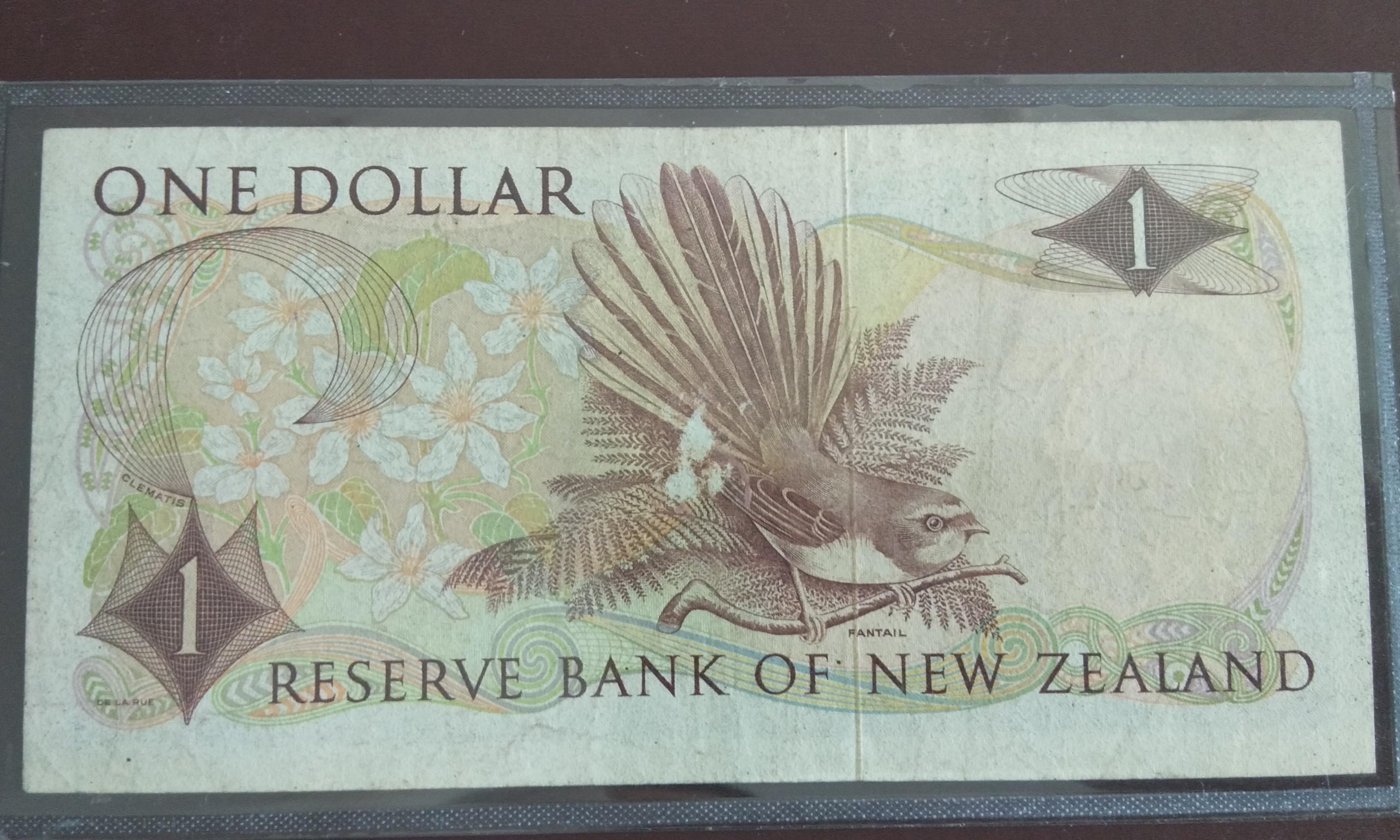 New Zealand 1 dollar ND 1971-1981 Hardie sign, Hobbies & Toys ...