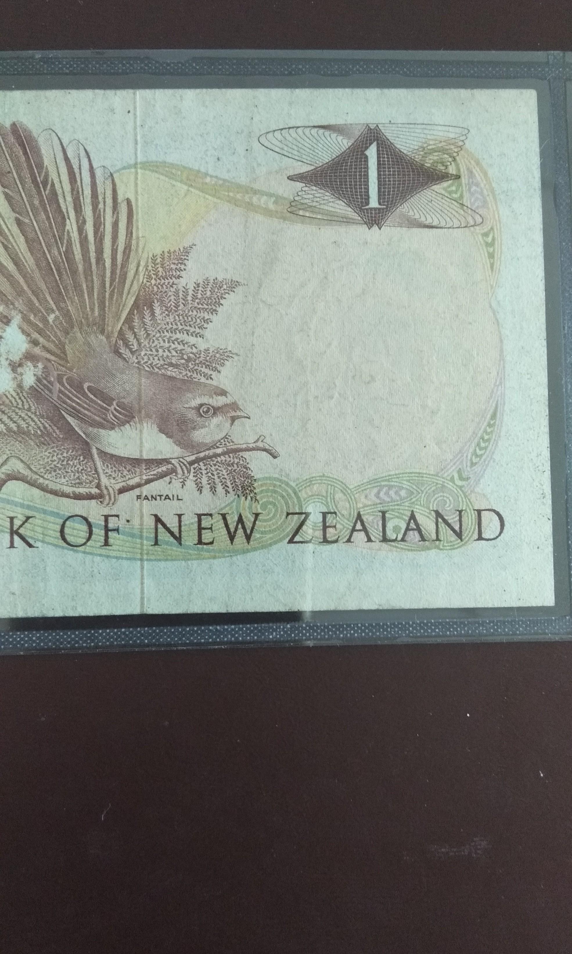 New Zealand 1 dollar ND 1971-1981 Hardie sign, Hobbies & Toys ...