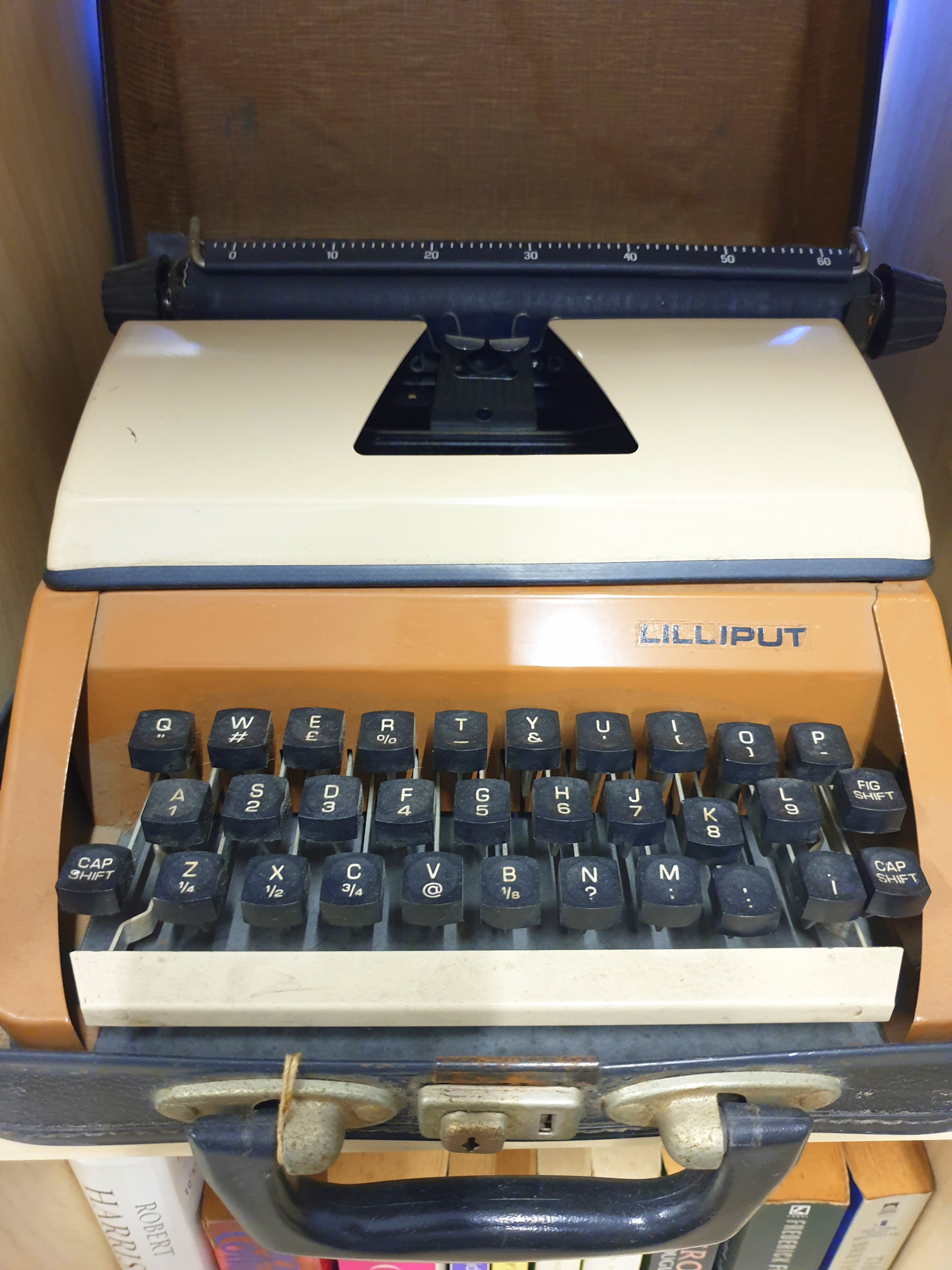 Vintage Liliput Portable Typewriter, Hobbies & Toys, Memorabilia ...