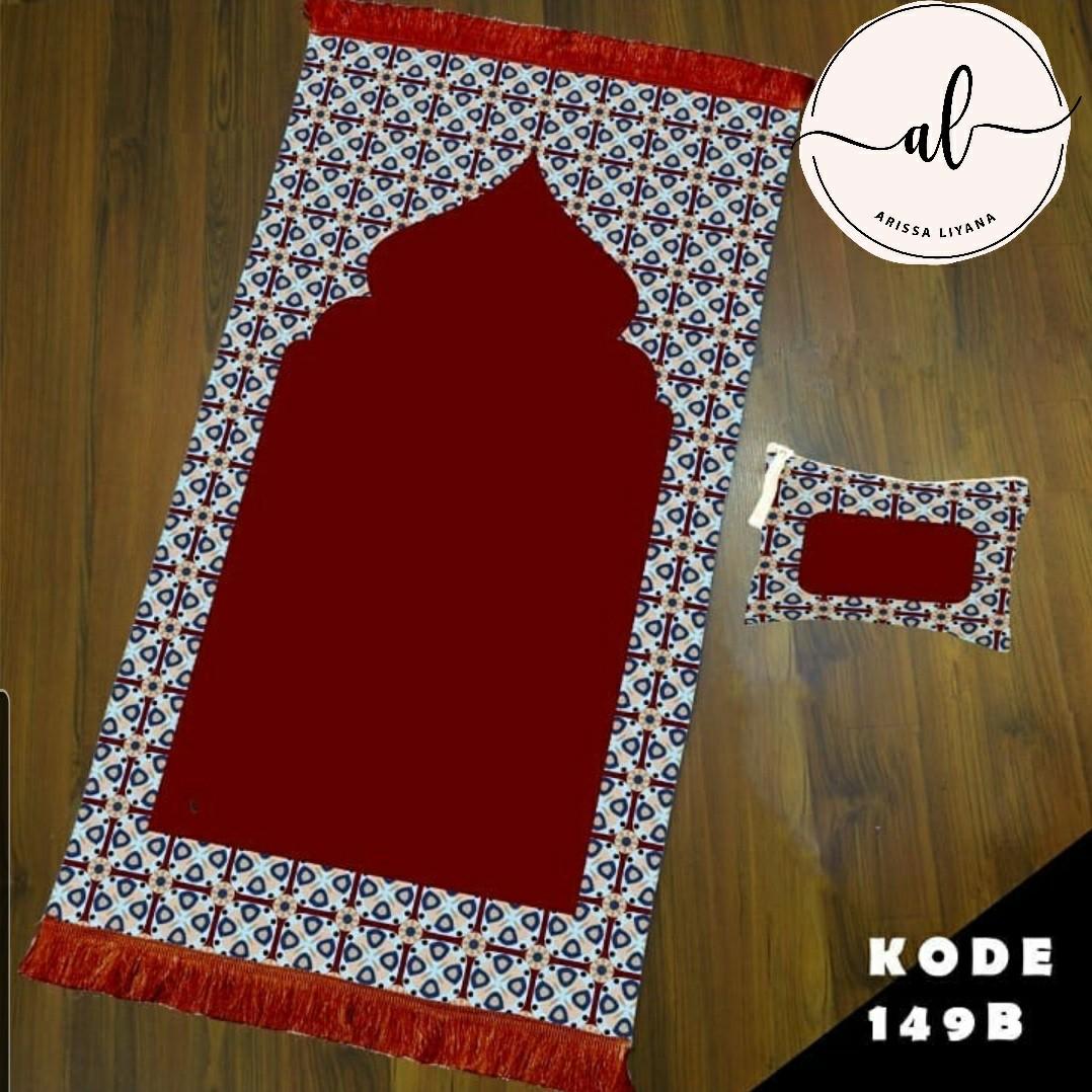 Sajadah with custom name, Women's Fashion, Dresses & Sets, Traditional ...