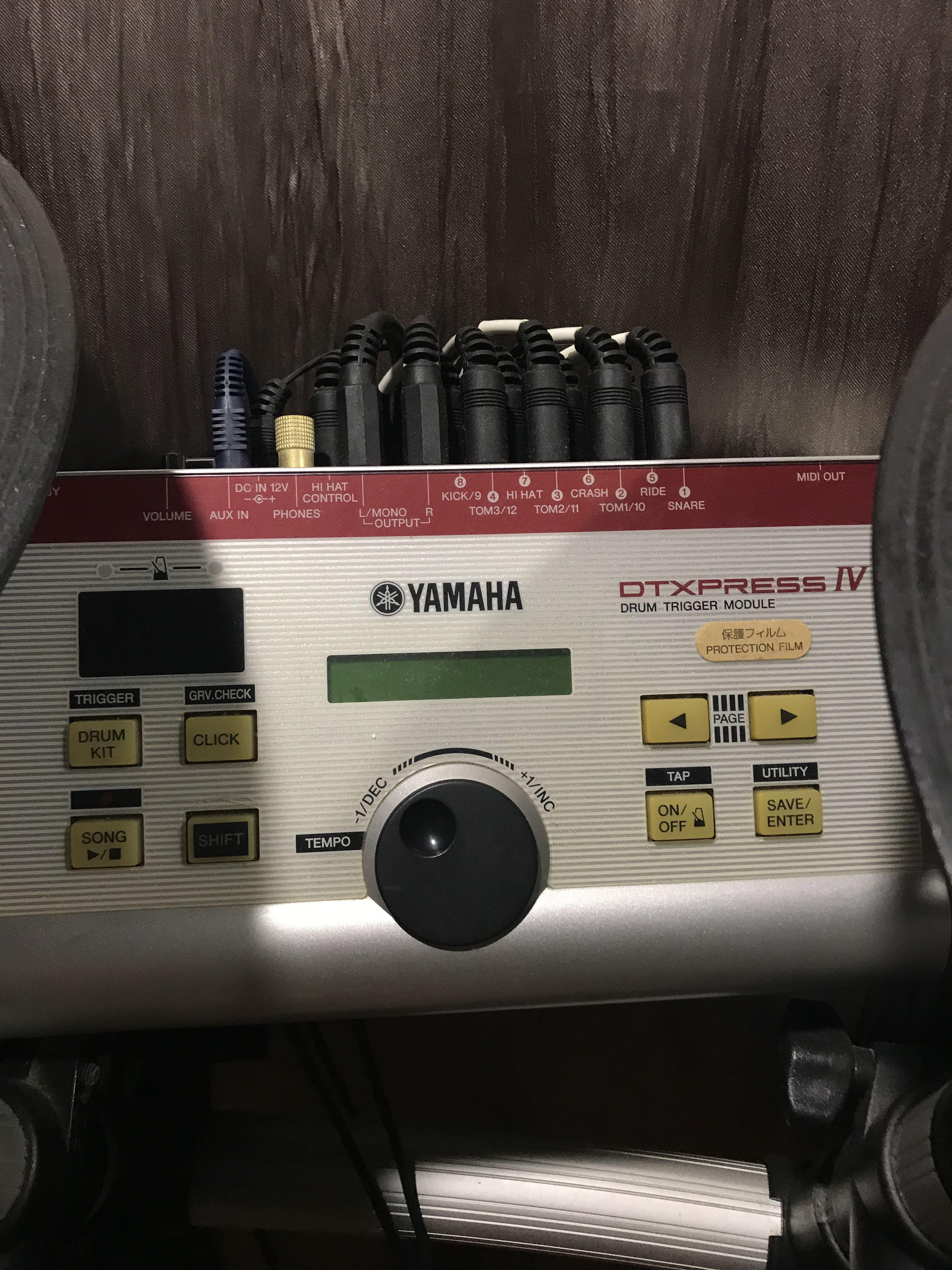 Yamaha DTXPRESS 4 + Monitor Speaker, Music & Media, Music Instruments ...