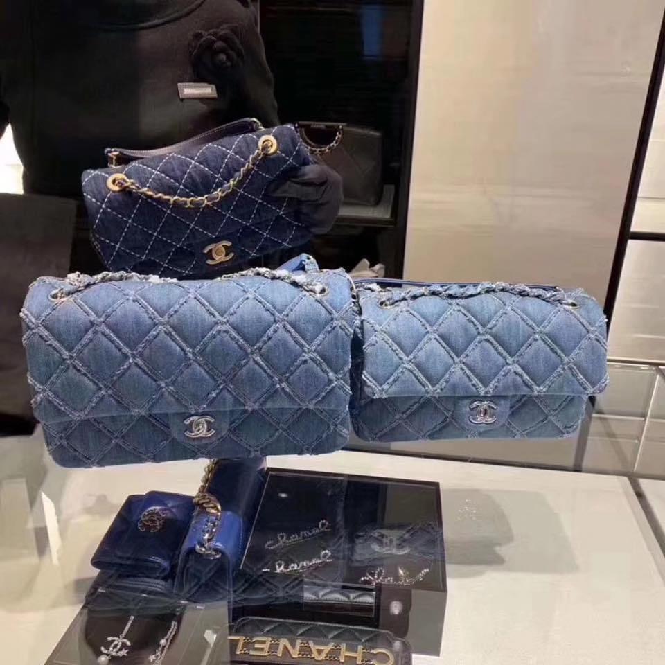 2020 S/S Chanel 25cm 2.55 denim bag 牛仔 cf, 名牌, 手袋及銀包 - Carousell