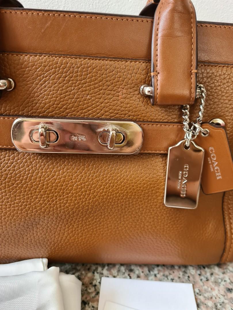 Coach Swagger LIKE NEW, Barang Mewah, Tas & Dompet di Carousell