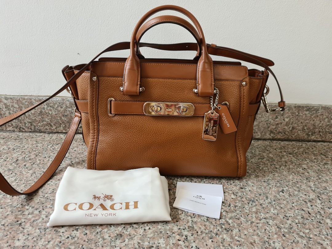 Coach Swagger LIKE NEW, Barang Mewah, Tas & Dompet di Carousell