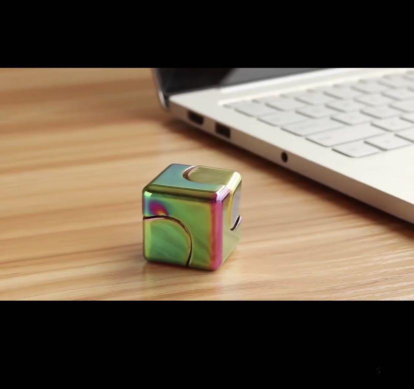 Fidget Spin Cube, Hobbies & Toys, Toys & Games on Carousell