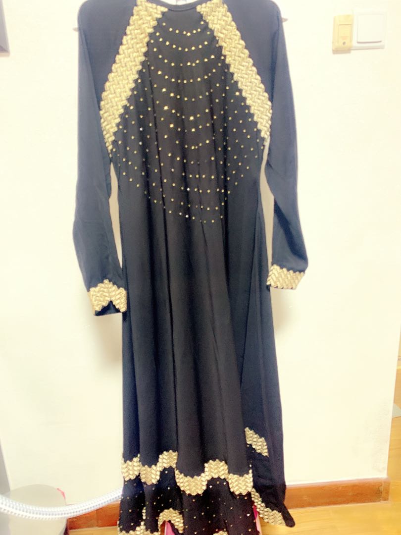 Saudi Jubah /Burkah, Women's Fashion, Muslimah Fashion, Kaftans ...