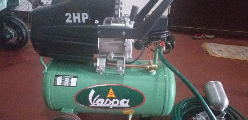 Vespa 2hp air compressor, Commercial & Industrial, Construction Tools ...