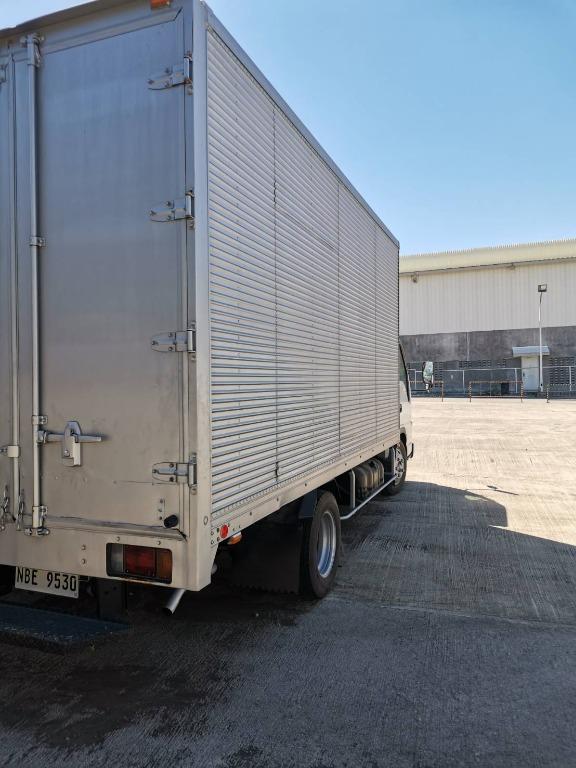 2017 ISUZU ELF CLOSED VAN, Community on Carousell