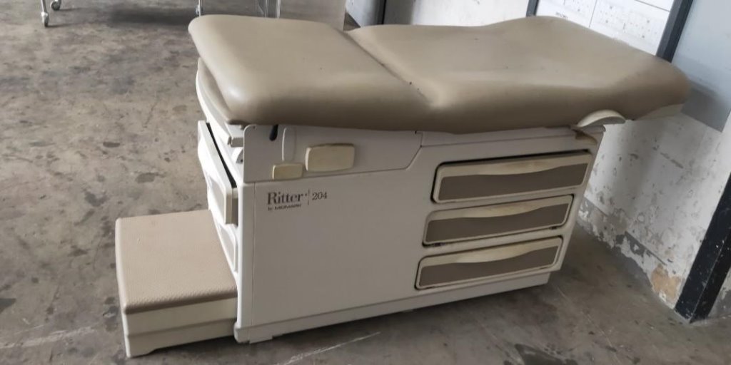 Midmark / Ritter 204 Manual Examination Table (3 PC's) @$500 each ...