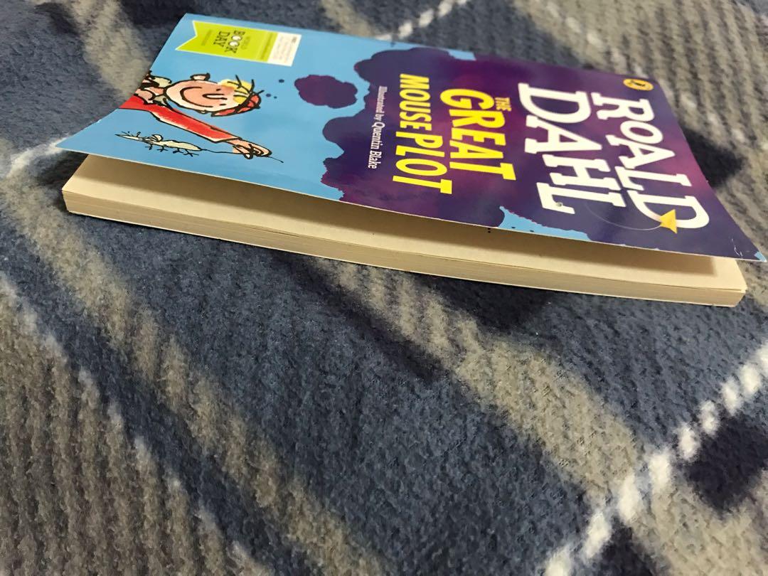 Roald Dahl - The Great Mouse Plot, 書本 & 文具, 小朋友書 - Carousell