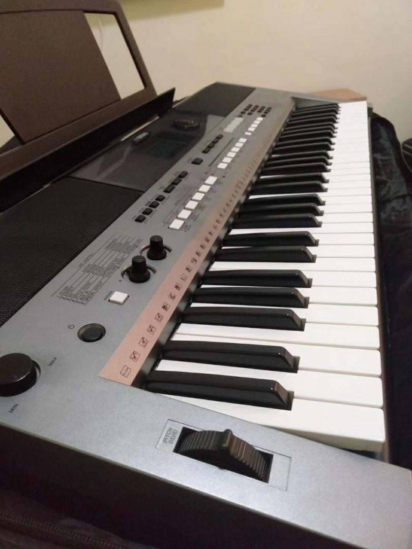 Yamaha keyboard instrument, Hobbies & Toys, Music & Media, Musical ...