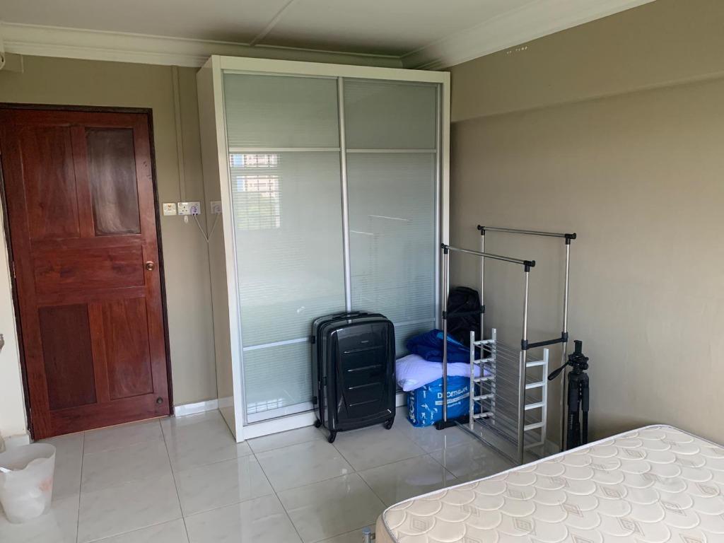 Downtown Line @ Bedok Reservoir MRT Cosy Room- 1pax @ $650 male only ...