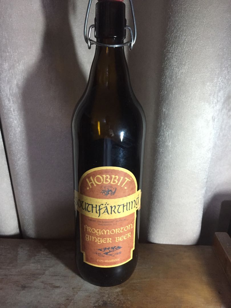 Hobbit Frogmorton Ginger Beer Bottle 13.2 inches tall, Hobbies & Toys ...