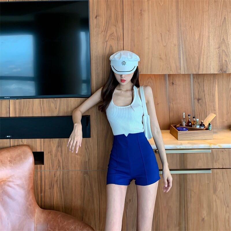V cut high waisted shorts, Women's Fashion, Bottoms, Shorts on Carousell